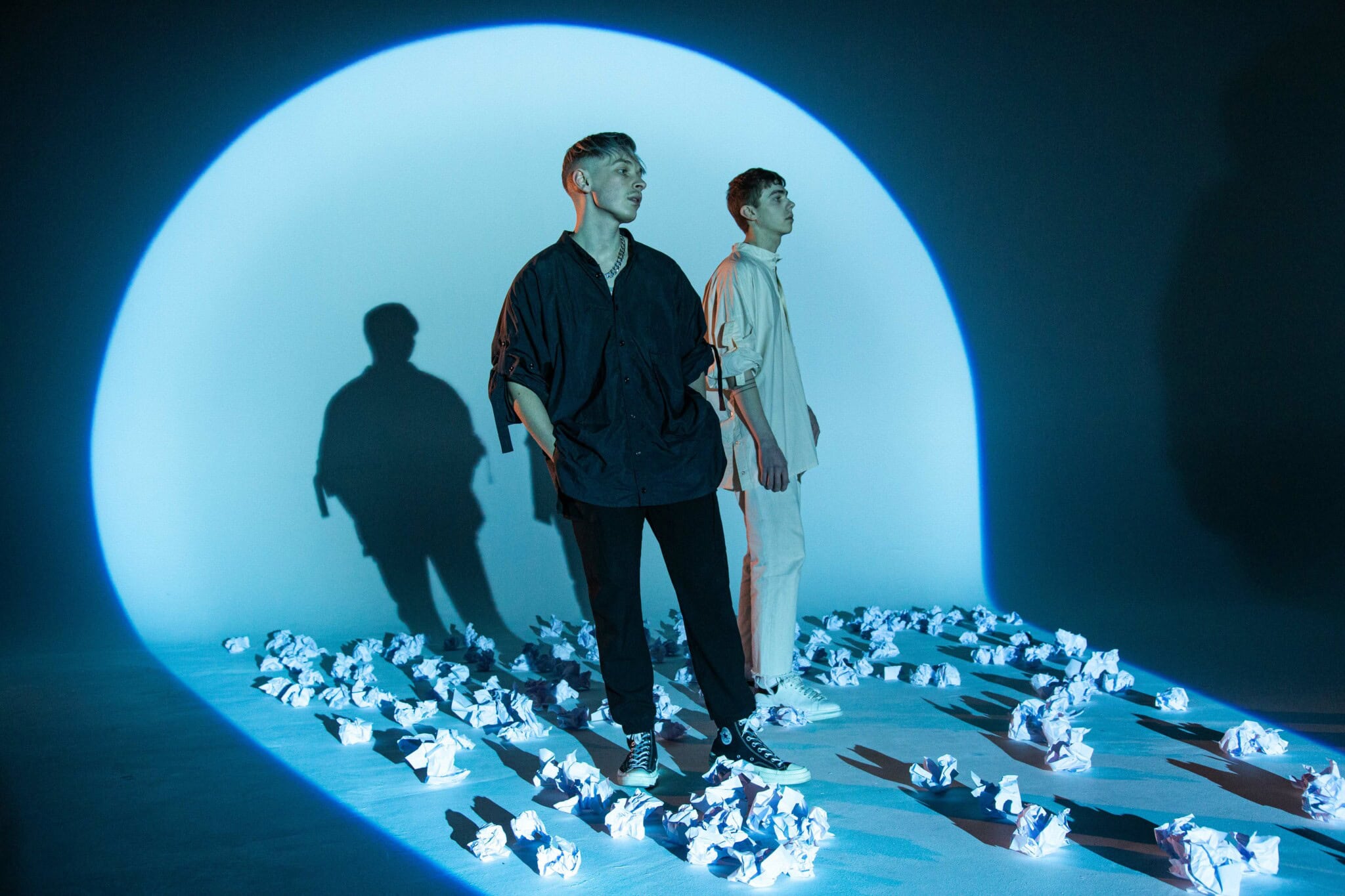 Kaksi kuollutta ruusua herätti artistin – Rumban ensinäytössä Wilin ...