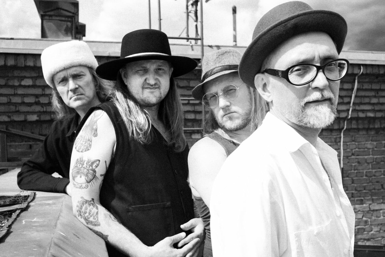 "Aina se vähän jännittää, että joku muu kuuntelee musiikkiani ...