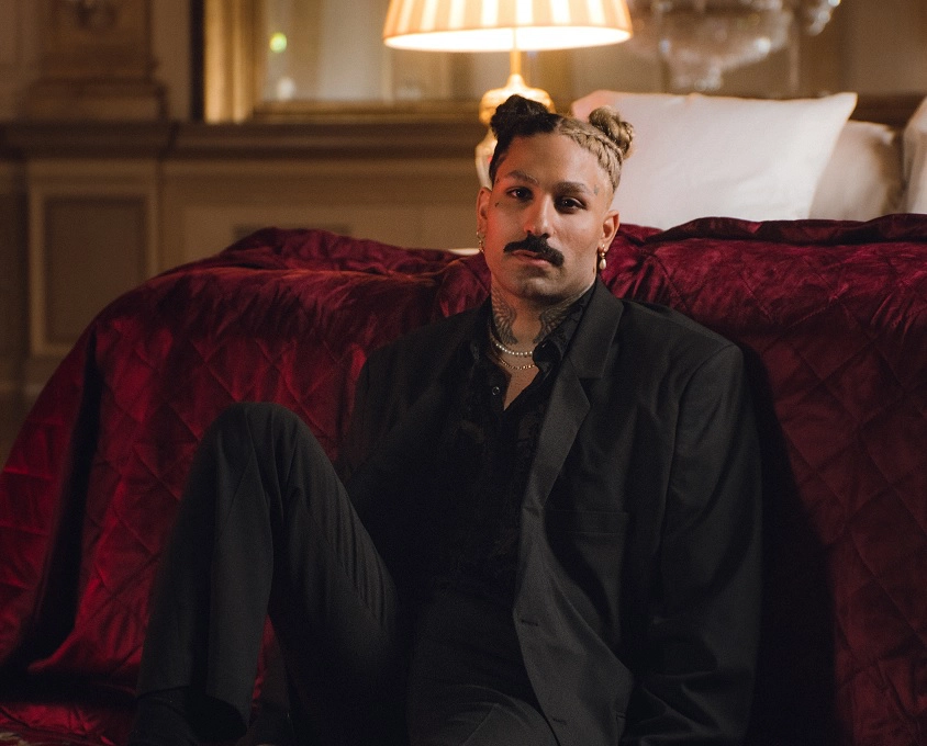 "Suomessa kukaan vakavasti otettava artisti ei puhu seksistä ...