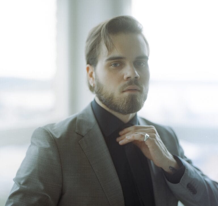 "En halua olla se tyyppi, joka aina vain itkee exänsä perään ...