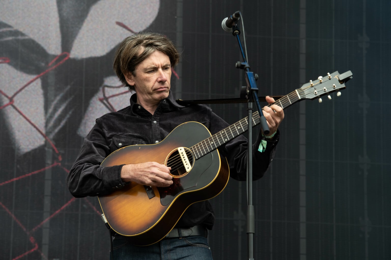 Suede-yhtyeen kitaristina ja toisena säveltäjänä uransa startannut ...