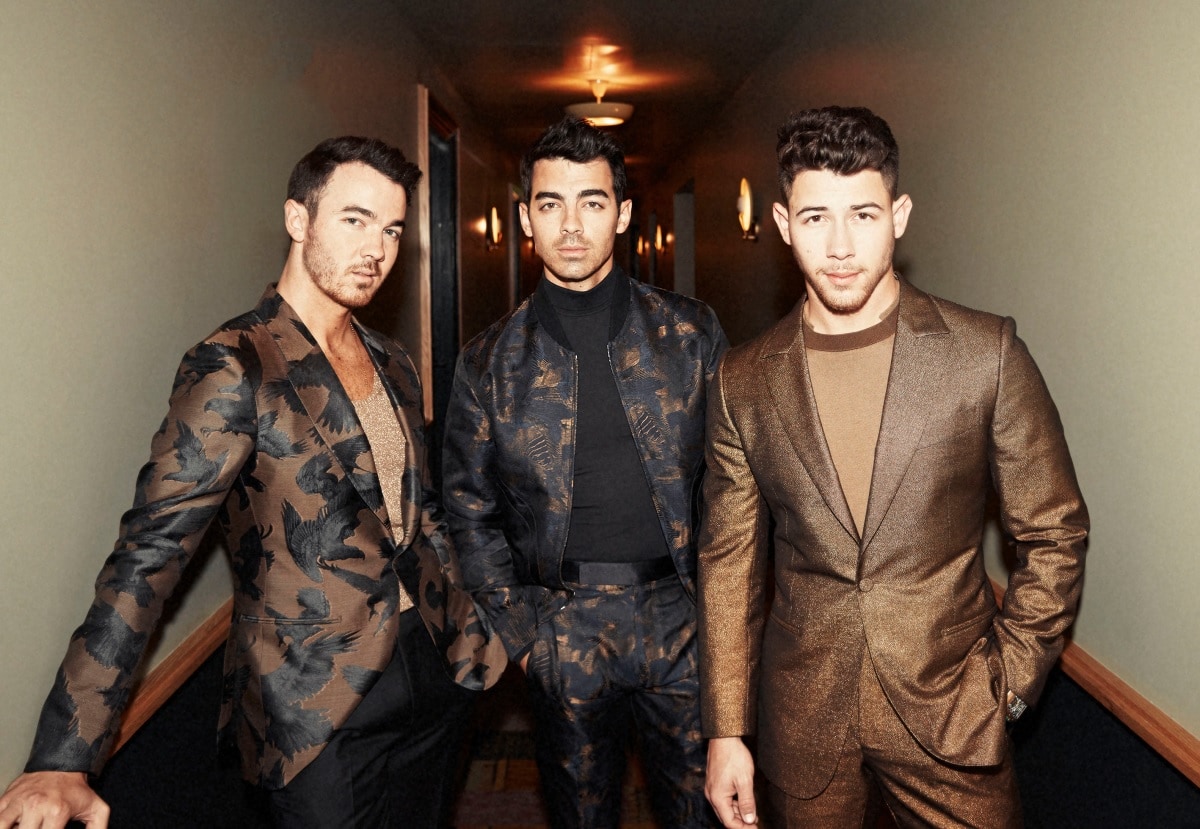 Jonas Brothers inspiroitui 70-luvun rockista ja teki muun muassa ...