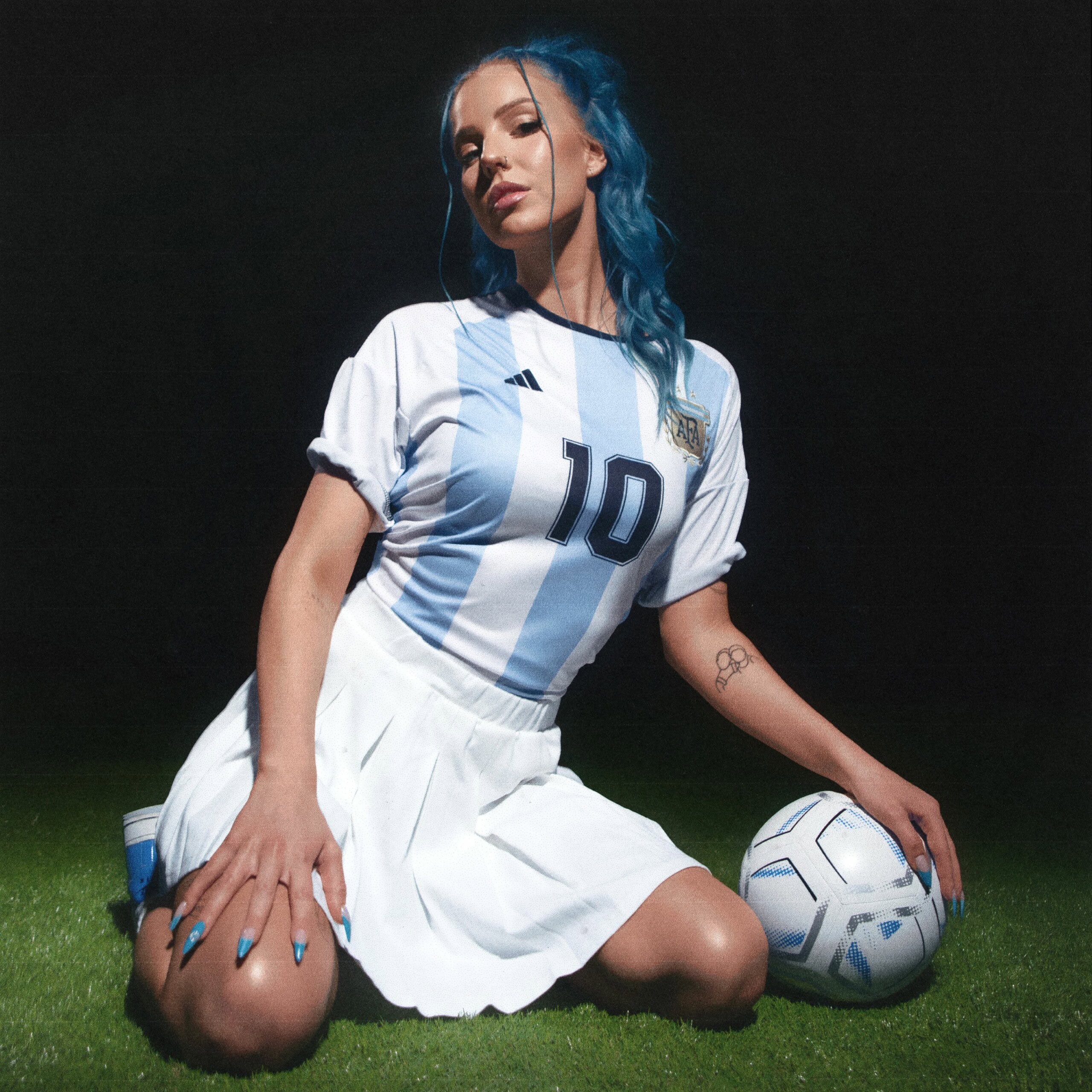 Tämän vuoden kesäkumibiisistä löytyy legendaarisen härski sanaleikki ...