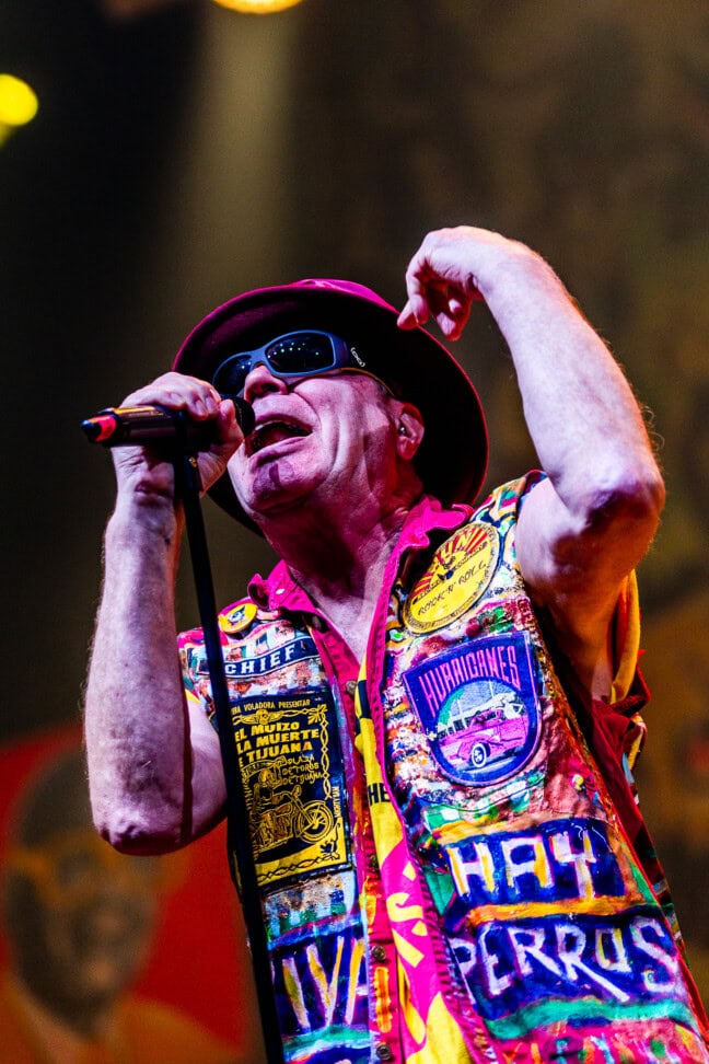 Sleepy Sleepersin 50-vuotisjuhlakeikoilla meno äityi villiksi – katso ...