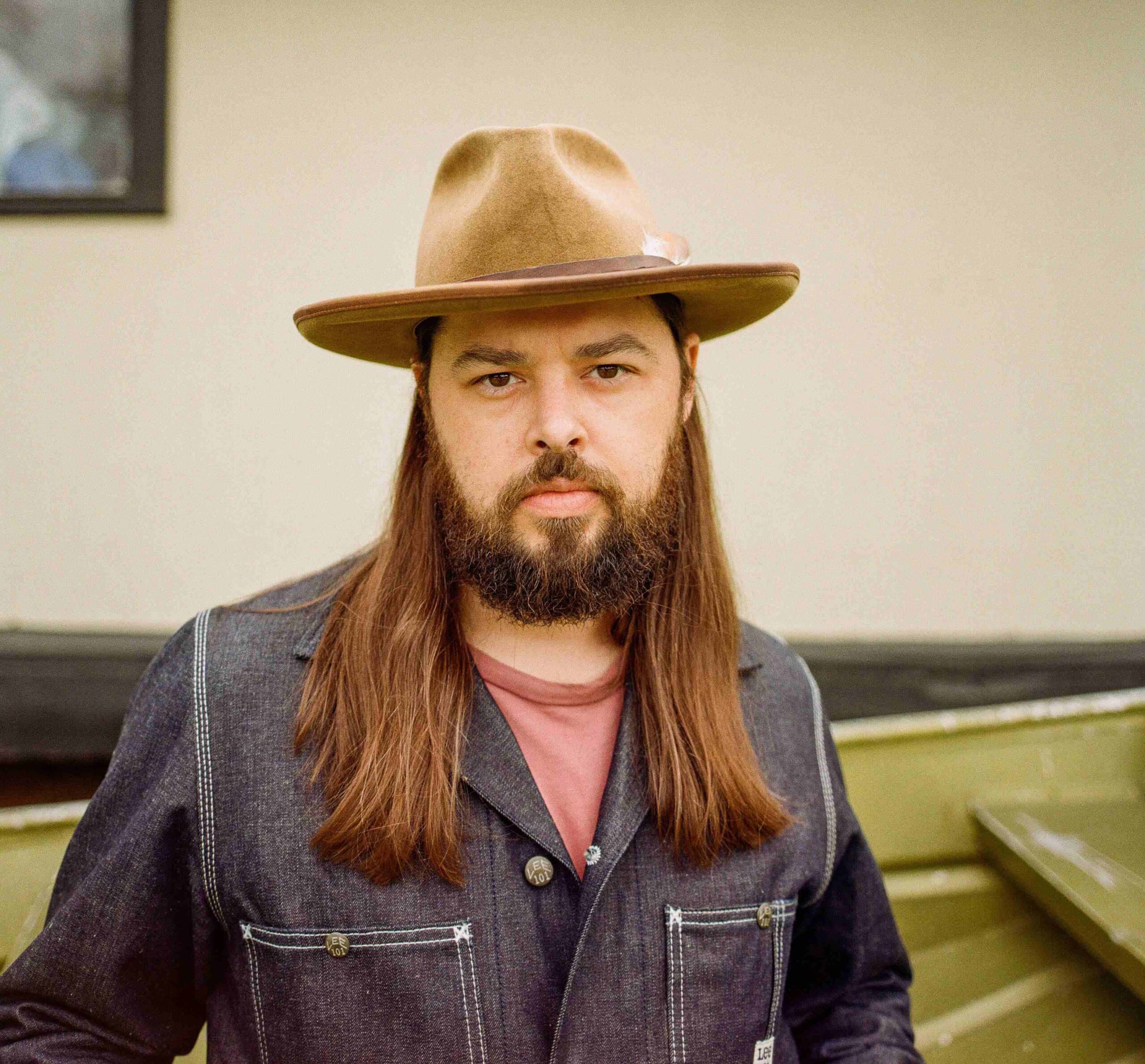 Nouseva country-tähti Caleb Caudle saapuu Suomeen kahdelle ...