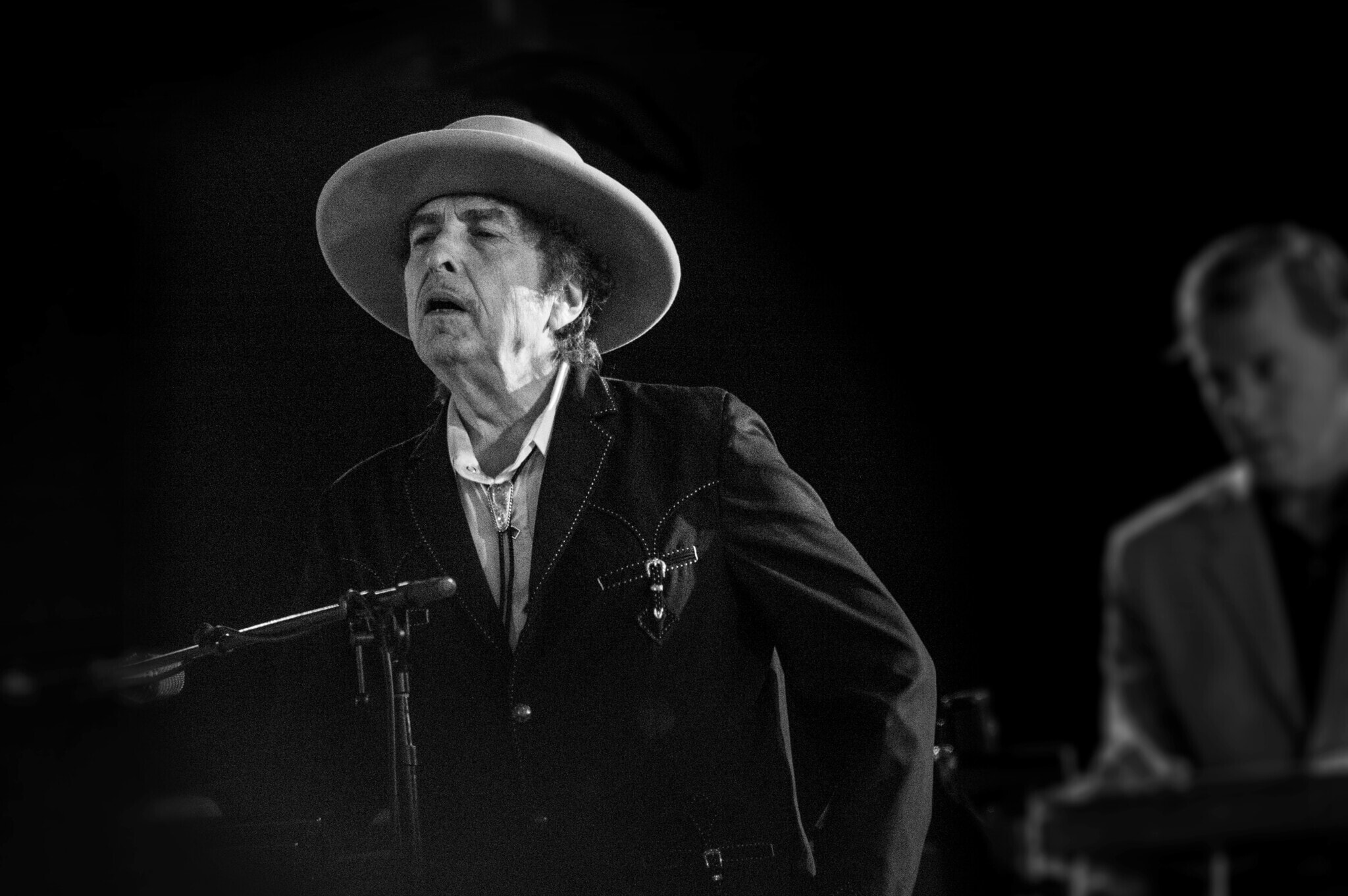 Hiljaa on uusi kovaa, tuntuu Bob Dylan kuiskivan – Uudelleenavatun ...